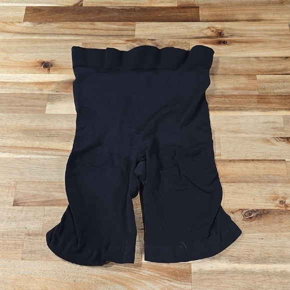 SKIMS | Intimates & Sleepwear | Skims Kim Kardashian Womens Medium ...